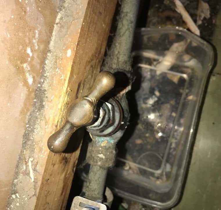 How to isolate your water supply // WSC Plumbing // Emergency Plumber